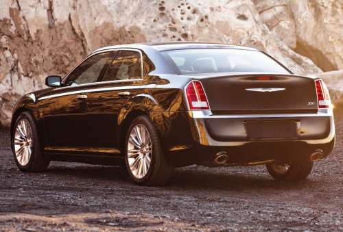 A closer look at the rear end of the refreshed 2011 Chrysler 300 ...